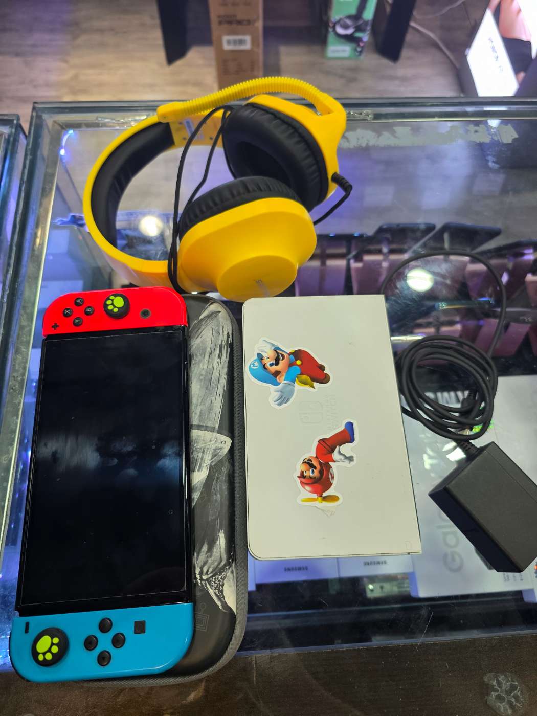 NINTENDO SWITCH OLED | GeekyDrop