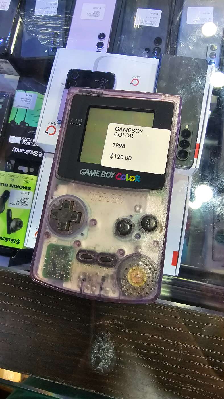 GAMEBOY COLOR NINTENDO | GeekyDrop